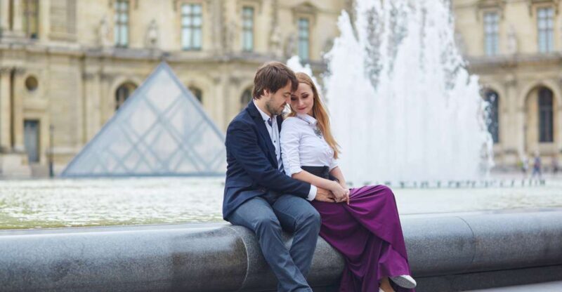 Paris: Private Photoshoot Outside the Louvre Museum - Key Points