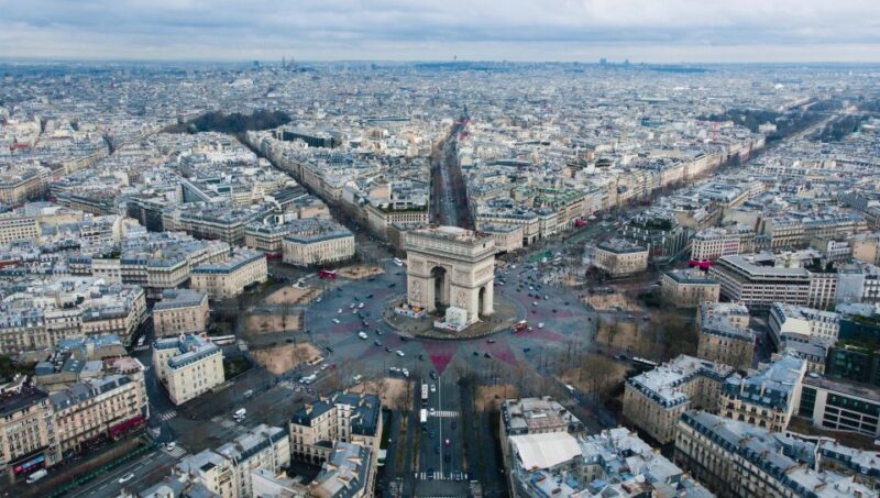 Paris: Private Walking Tour with a Licensed Local Guide - The Sum Up