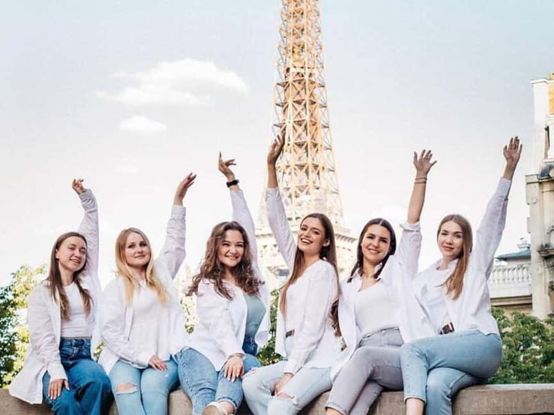 Paris: Professional Photographer - Key Points
