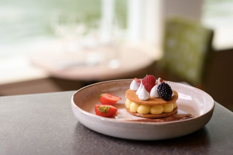 Paris: Romantic Cruise with 3-course Dinner on Seine River - The Food: French Cuisine in a Floating Setting