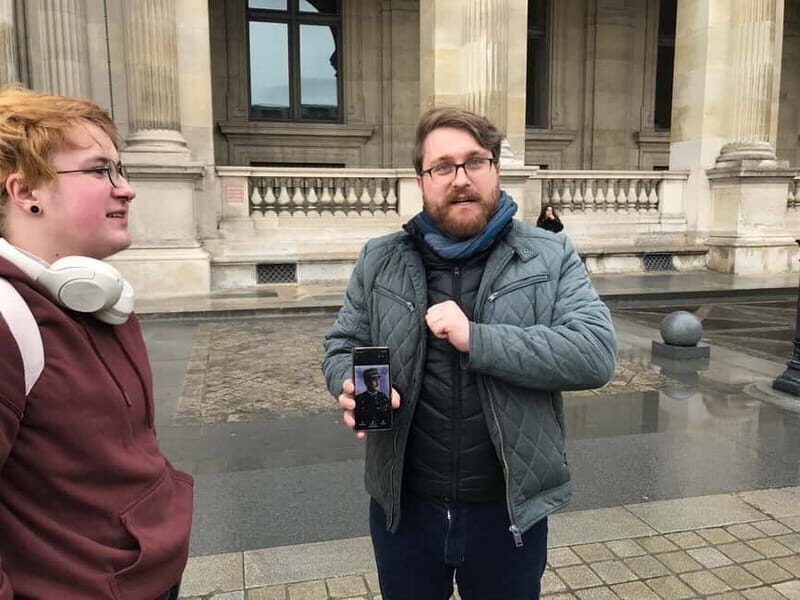 Paris : Scandals Guided Walking Tour - Starting Point: Bourse de Commerce - Pinault Collection