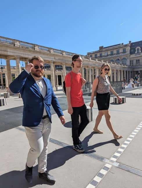 Paris : Scandals Guided Walking Tour - Pacing and Group Experience