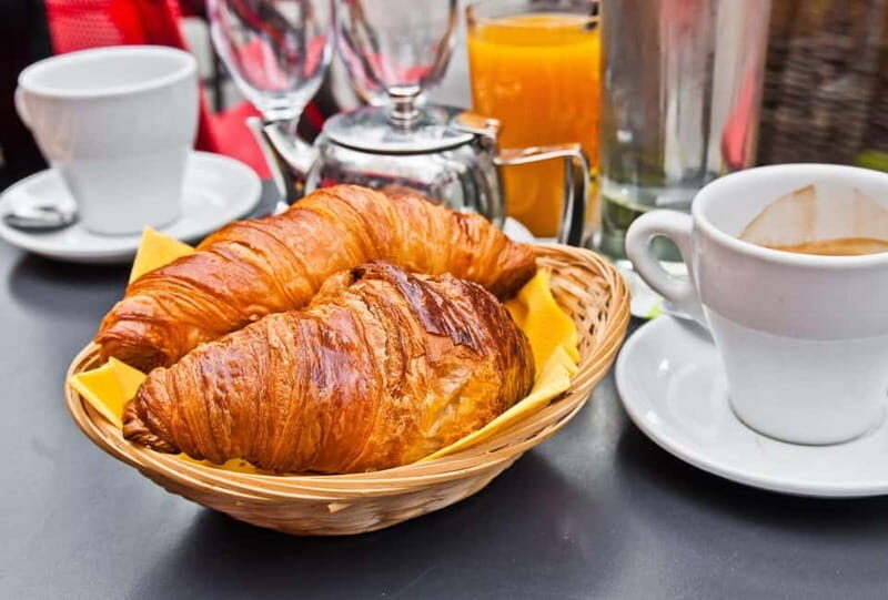 Paris: Seine Cruise with French breakfast near the boats - A Practical, Enjoyable Glimpse of Paris — Seine Cruise with Breakfast