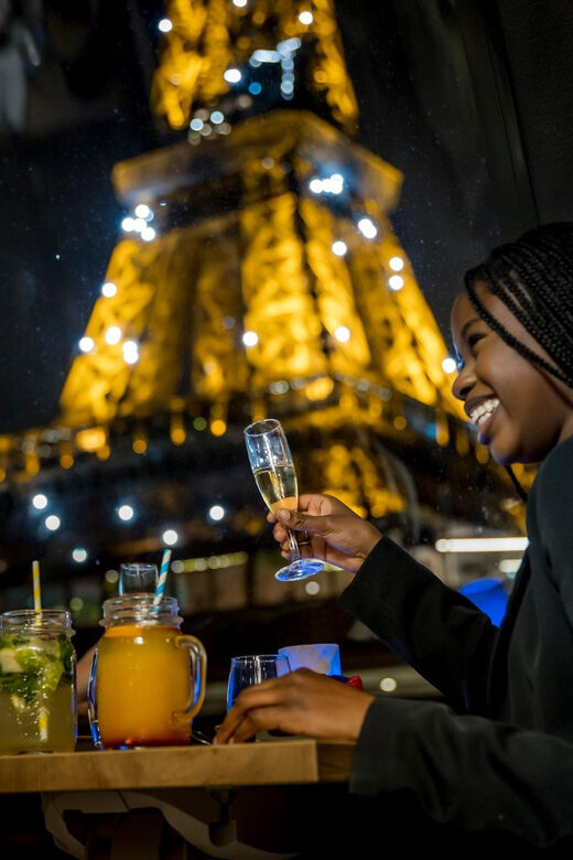 Paris: Seine River Champagne Dinner Cruise with Live Music - Key Points