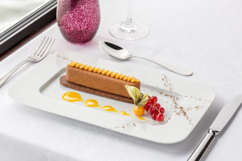 Paris: Seine River Cruise with 3-Course Dinner & Live Music - Pricing and Value