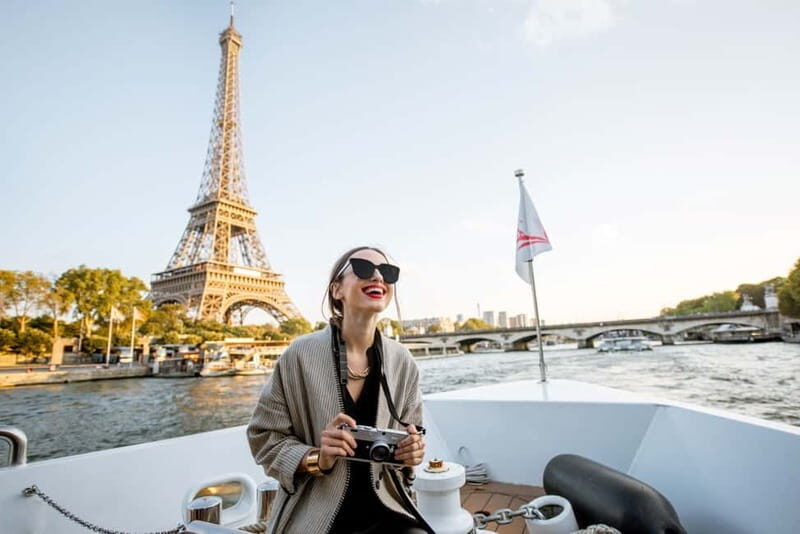 Paris: Seine River Cruise with a Live Guide - Key Points