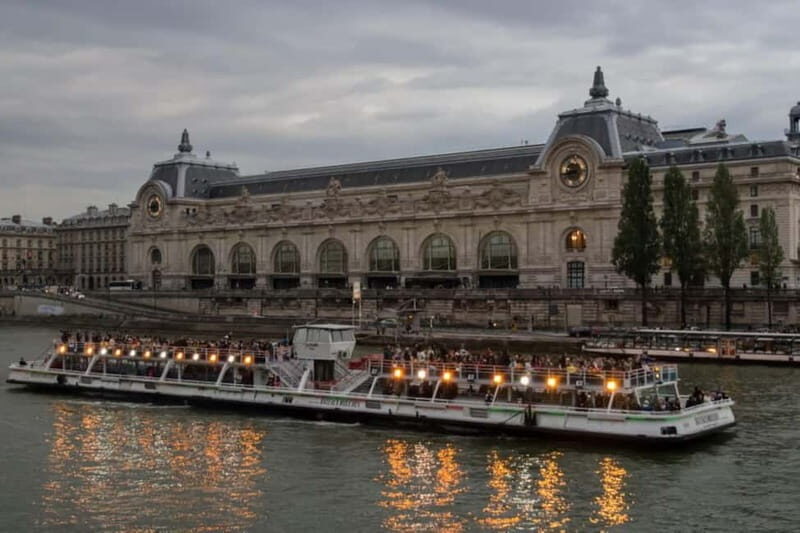Paris: Seine River Cruise with Meringue or Hot Chocolate - Setting the Scene: What to Expect on Your Seine Cruise
