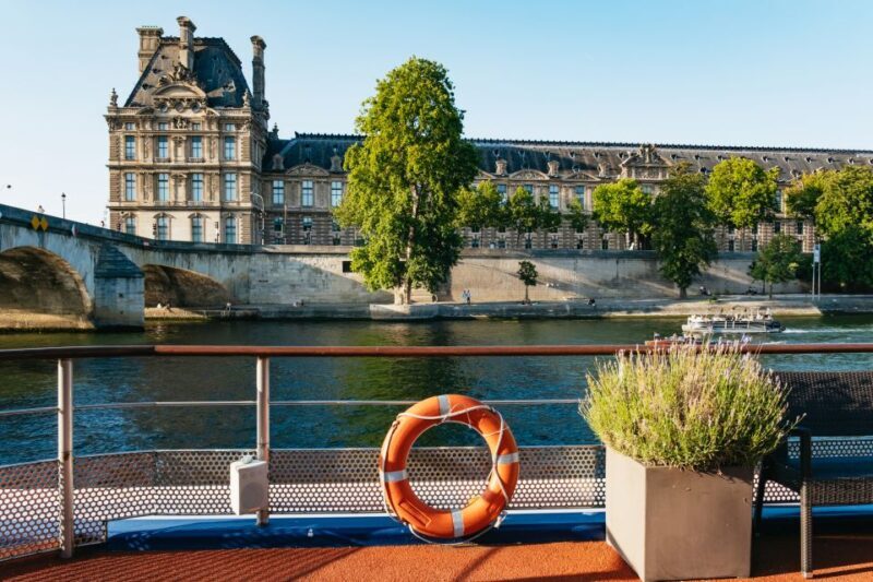 Paris: Seine River Panoramic Views Dinner Cruise - The Gastronomic Experience