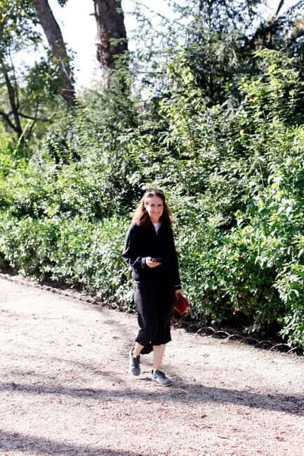 Paris : Shopping Tour with a Paris fashion stylist - 1/2 day - The Charm and Practicality of a Personal Stylist-Driven Shopping Tour