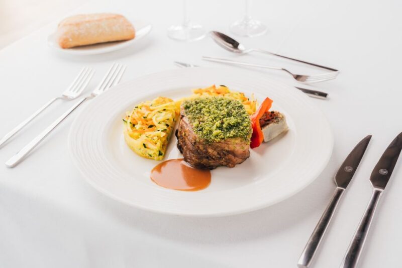 Paris: Sightseeing Cruise on the Seine with 3-Course Lunch - The Sights Along the Seine: Main Stops and Highlights