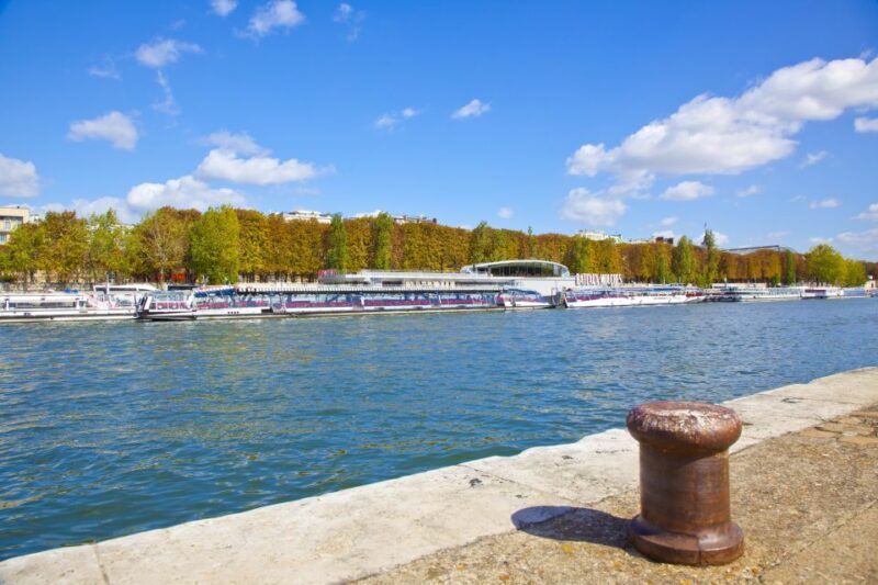 Paris: Sightseeing Cruise on the Seine with 3-Course Lunch - What Past Travelers Say