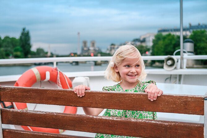 Paris Sightseeing Tour with Seine River Cruise from Disneyland® - Key Points