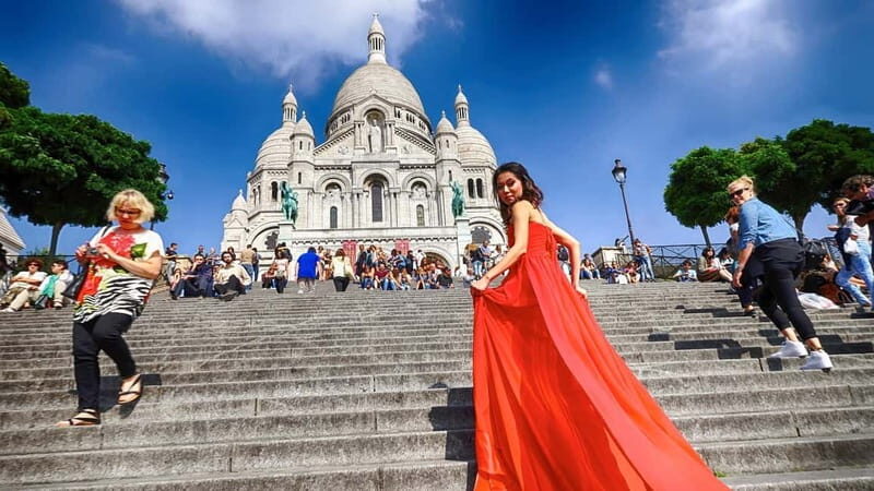 Paris: Small Group Moulin Rouge & Sacré Cur Montmartre Tour - A Closer Look at the Montmartre Experience