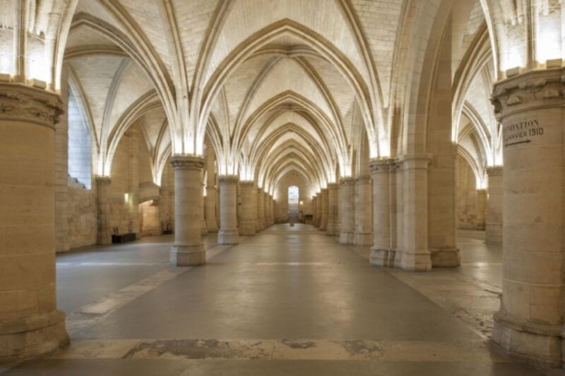 Paris: Ste-Chapelle, Conciergerie, Notre Dame Private Tour - Key Points