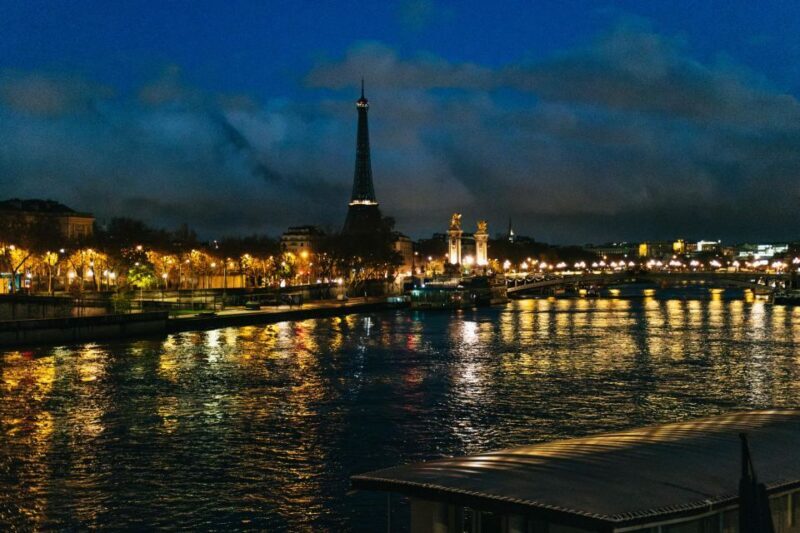 Paris: Sunrise Running and Sightseeing Group Tour - Key Points