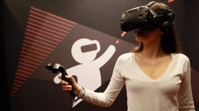 Paris: Virtual-Reality Escape Room Adventure - How the Experience Unfolds