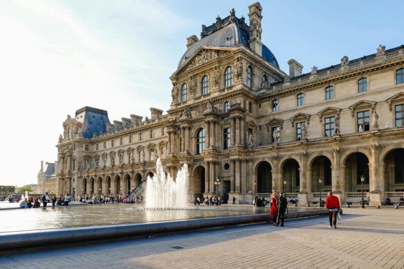 Parisian Magic: Notre-Dame de Paris et Ile de La Cité Tour - Key Points