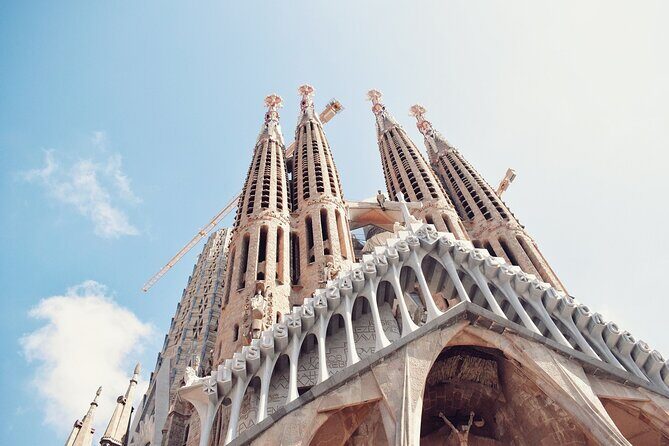 Park Güell and Sagrada Familia Private Tour - Itinerary Breakdown: The Heart of the Tour