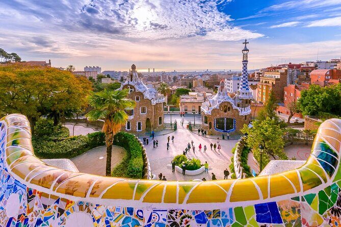 Park Guell Gaudi's Wonder Guided Tour Max 6 People Group - Examining the Itinerary in Detail