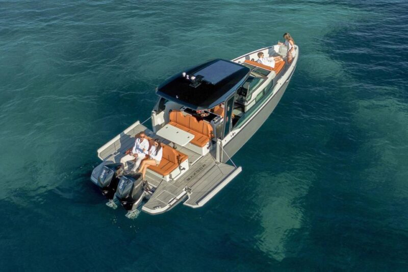 Paros: Private Paros and Antiparos Luxury Speedboat Tour - Key Points