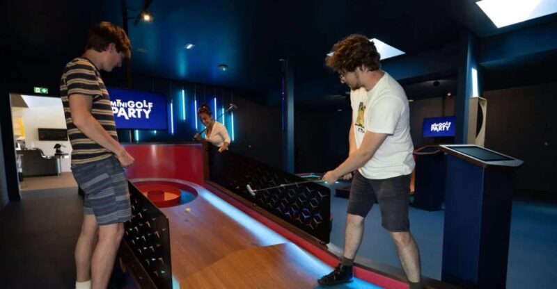 Part of Mini Golf in Deauville indoors and connected - FAQs