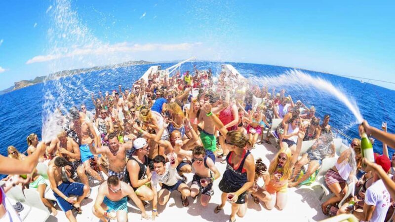 Party Boat - Booze Cruise Punta Cana - Key Points
