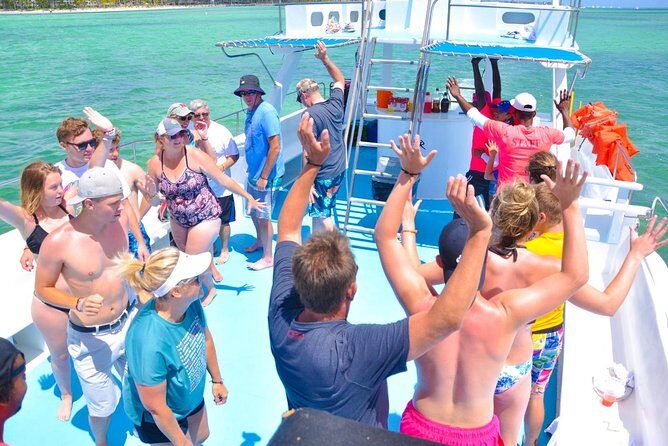 Party boat in Catamaran with Open Bar adults only - Who Will Love This Tour?