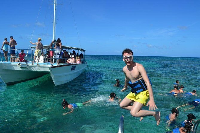 Party boat in Catamaran with Open Bar Only Adults + Snorkeling - The Experience in Detail
