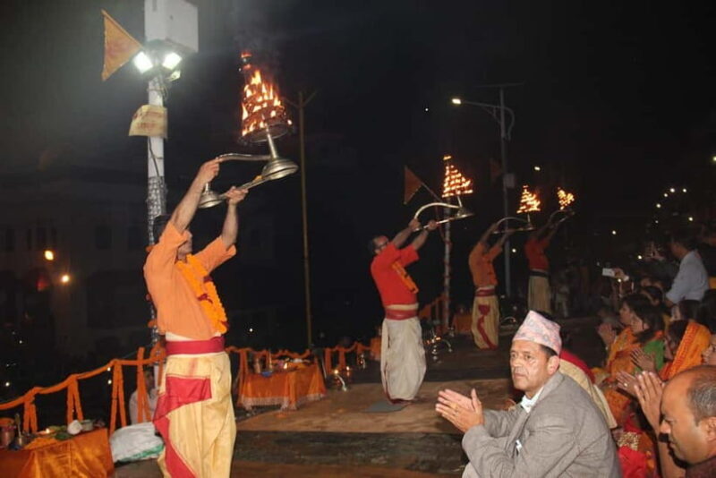 Pashupatinath Temple Aarti & Cremation Evening Tour - Exploring Pashupatinath: A Glimpse into Hindu Rituals and Architecture