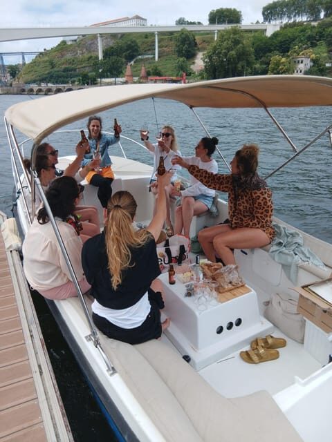 Passeio Barco 6 Pontes Douro com degustação vinho do Porto - Frequently Asked Questions
