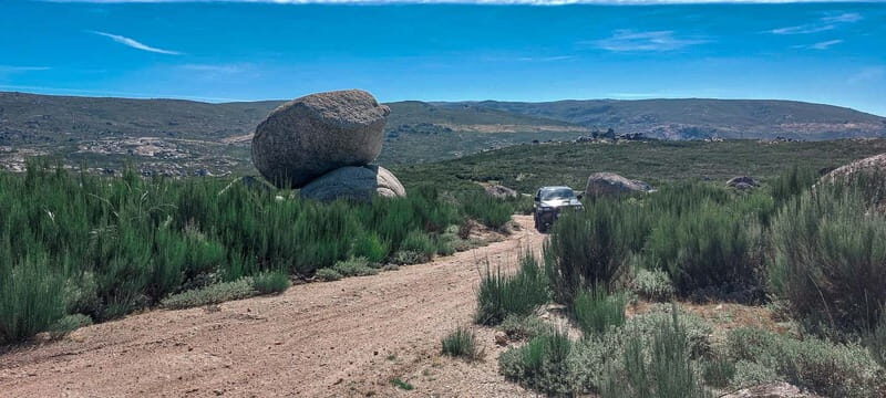 Passeio Guiado em 4x4 para conhecer a Serra da Estrela - Exploring the Serra da Estrela by 4x4
