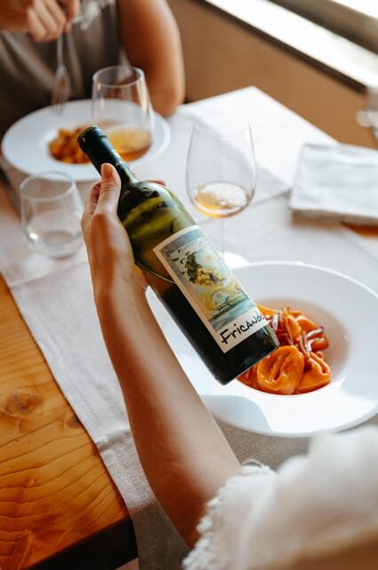 PASTA and WINE: An experience between greenery and peace, taste and companionship - Introduction