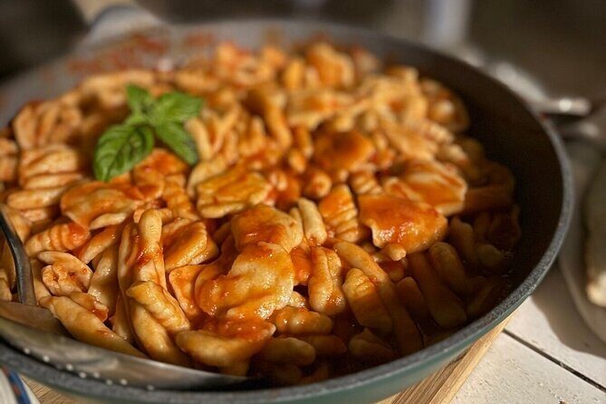 Pasta lesson with extra virgin olive oil tasting - The Olive Oil Tasting: A Culinary Highlight