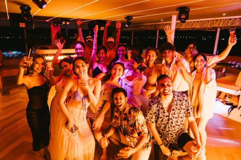 Pattaya: 3-Island Hopping Sunset Yacht & Buffet with Live DJ - Key Points