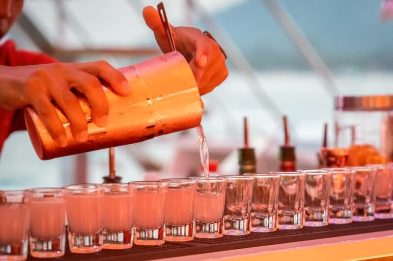 Pattaya: 3-Island Hopping Sunset Yacht & Buffet with Live DJ - The Sum Up