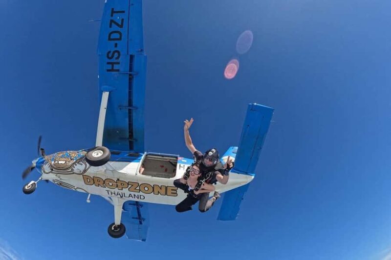 Pattaya: Dropzone Tandem Skydive with Return Transfer - The Experience in Detail