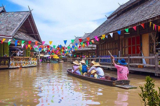 Pattaya Floating Market with Return Transfer - Who Will Love This Tour?
