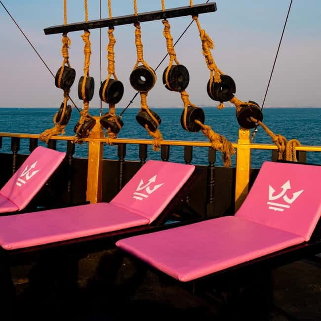 Pattaya: Koh Larn Pirate Cruise with Transfer & Activities - Food, Drinks, and Onboard Comfort