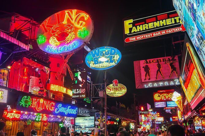 Pattaya Night Guided Tour with Dinner - FAQ