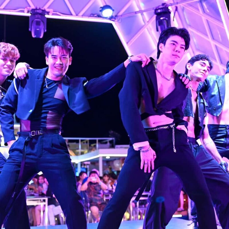 Pattaya Ocean Sky & Oriental PrincessBuffet DinnerPickup - An Authentic Coastal Experience in Pattaya