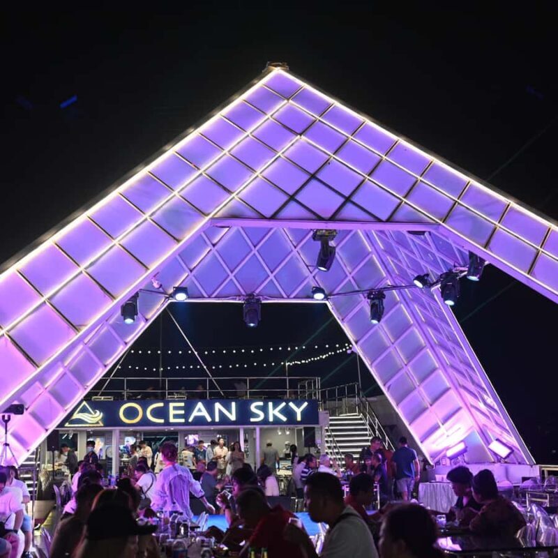 Pattaya Ocean Sky & Oriental PrincessBuffet DinnerPickup - Timing & Flexibility