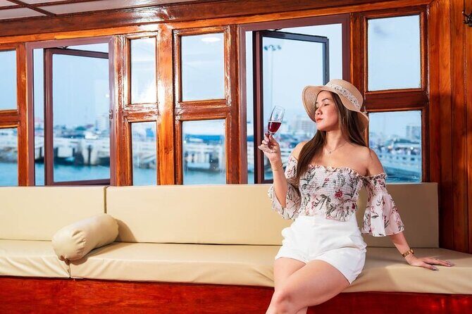 Pattaya Sunset Boat with Starters Admission Ticket - An Overview of the Pattaya Sunset Boat Experience