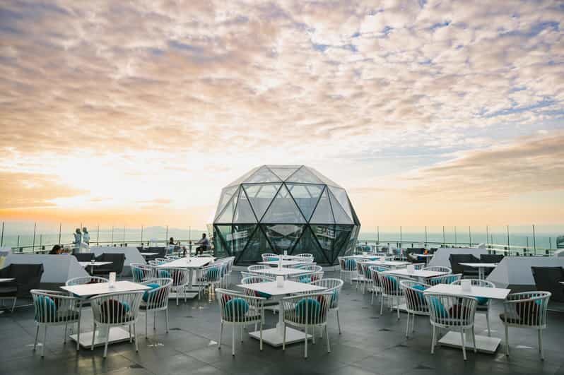 Pattaya: The Sky 32 at Grande CentrePoint Hotel - A Closer Look at The Sky 32 Experience