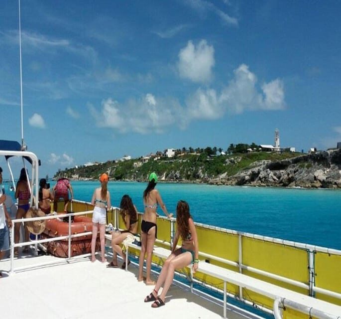 PDC: Isla Mujeres Catamaran Tour with Snorkeling - Visiting the Underwater Museum