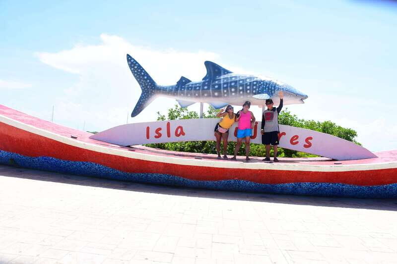 PDC: Isla Mujeres Catamaran Tour with Snorkeling - Sunset, Music, and Drinks