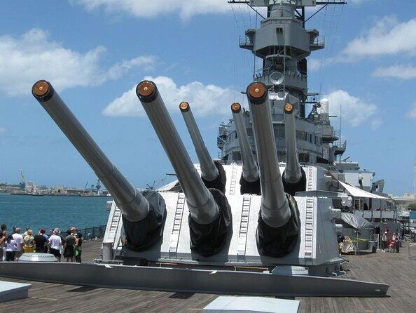 Pearl Harbor Tour (Guaranteed USS Arizona admission) - Key Points