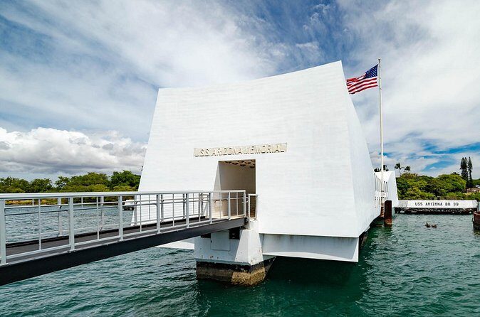 Pearl Harbor USS Arizona Memorial and Battleship Missouri - The Experience: What Travelers Say