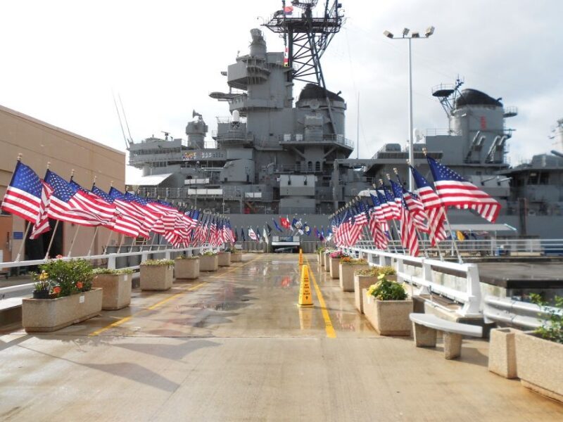Pearl Harbor: USS Arizona Memorial & Battleship Missouri - A Deep Dive into the Experience