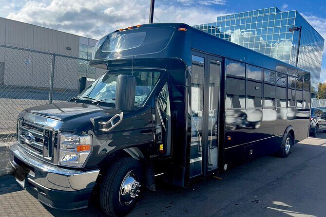 Pearson Airport to Niagara and Vice Versa 24 Passengers Minibus - Key Points