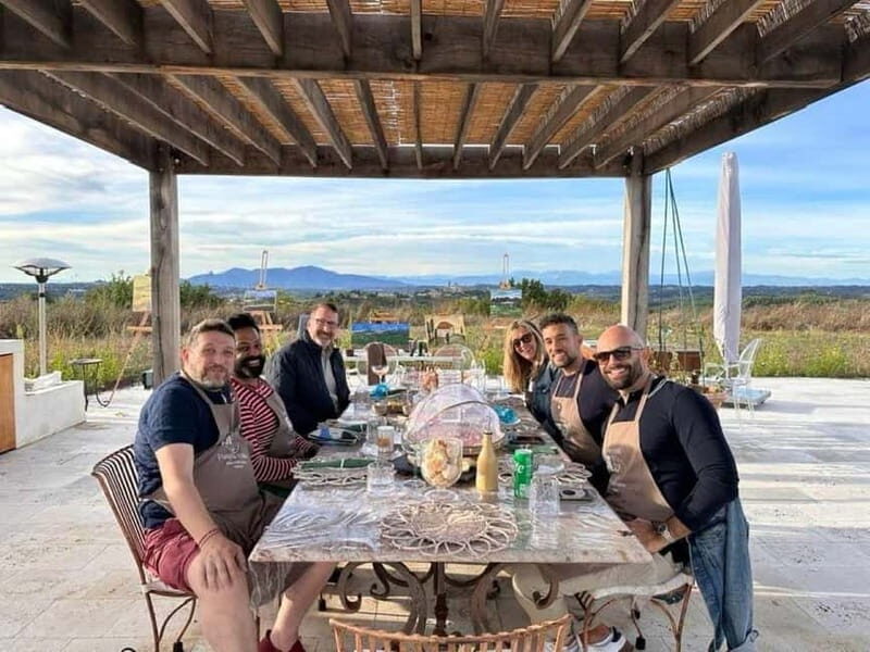Peccioli: Painting Experience with Wine and Snacks - In The Sum Up